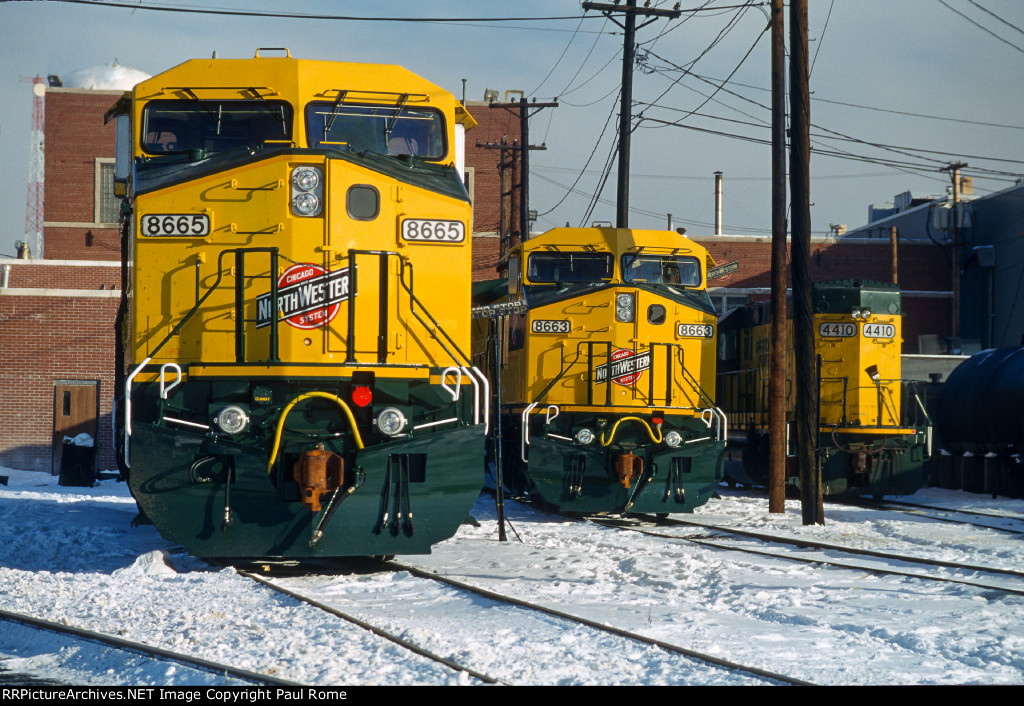 CNW 8665, 8663, GE C44-9W, new GE's at Proviso Diesel Shop